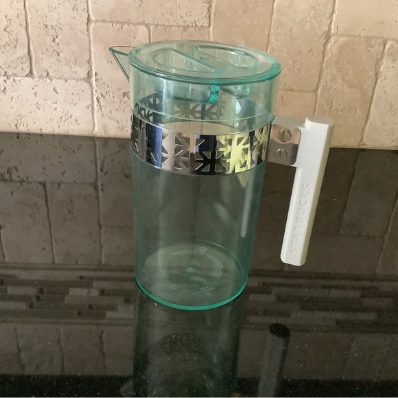 Starbucks | Kitchen | 23 Starbucks 32 Oz Acrylic Tea Coffee Pitcher ...
